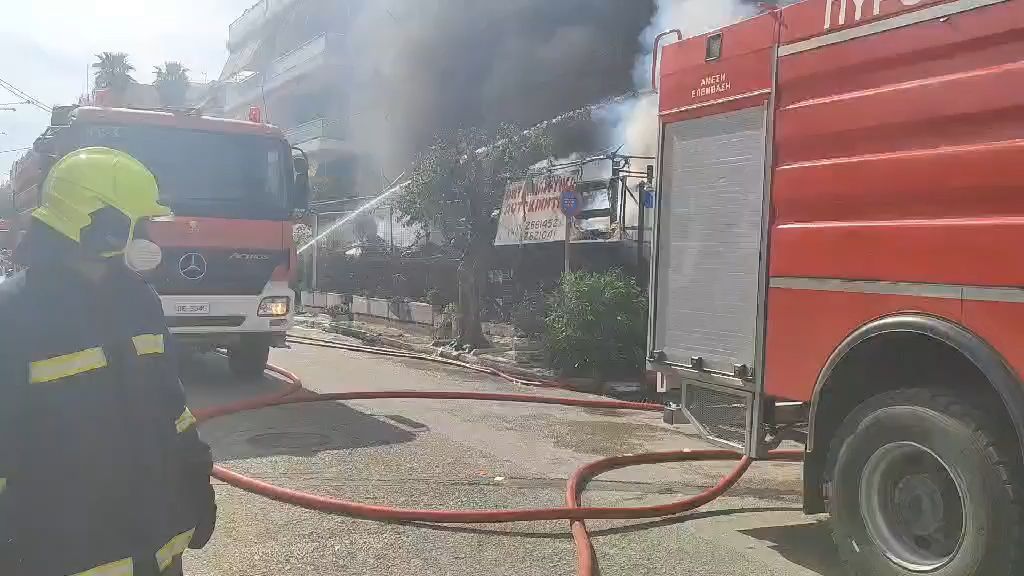 Πυρκαγιά σε κατάστημα στο Ίλιον