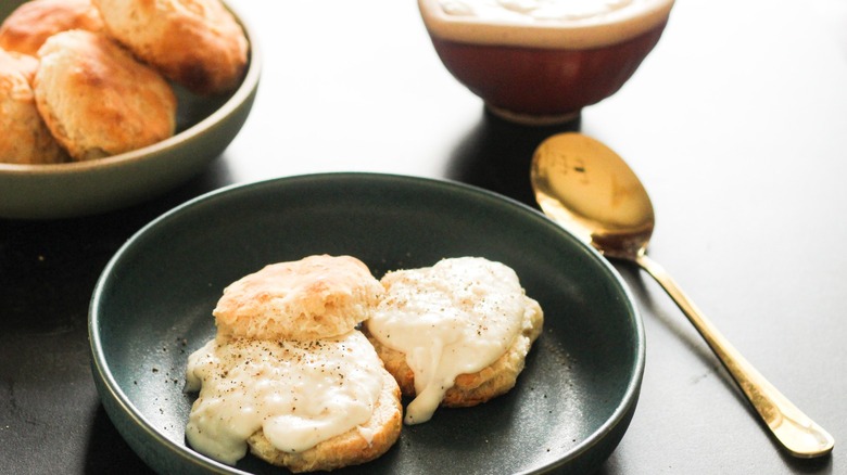 Bacon grease country gravy recipe