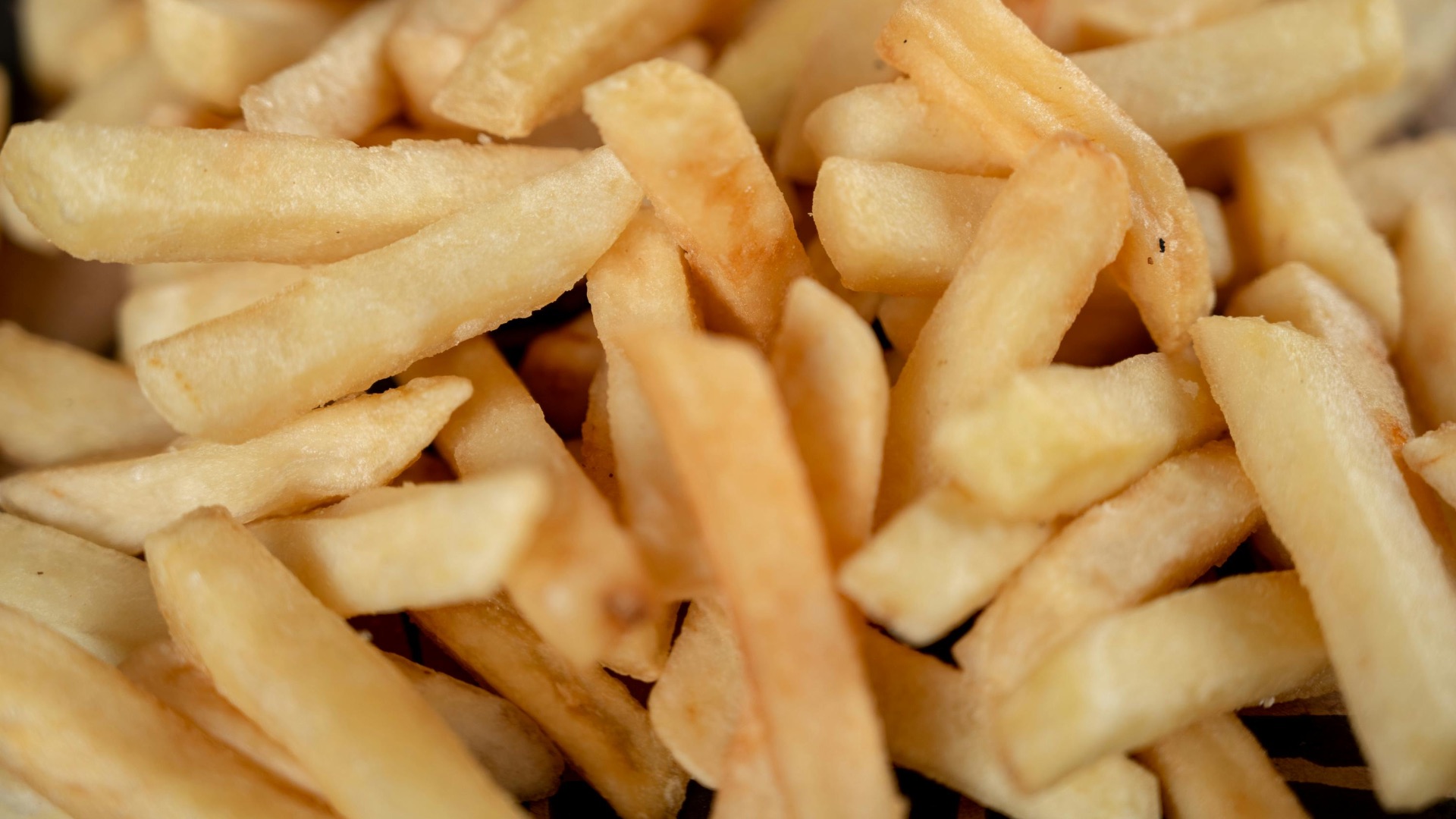 Freezer fries and reheated nachos: 20 boring dishes you won't impress ...
