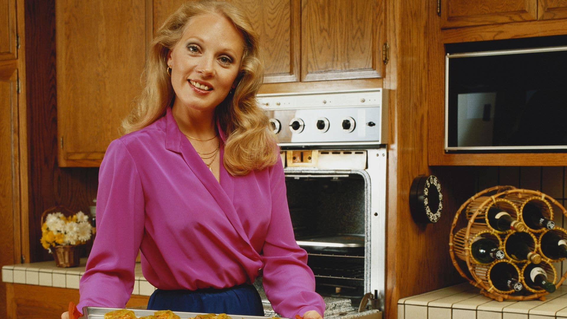10 dinner foods that were beloved in the 1980s but are now banned or ...