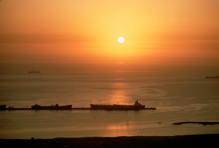 4 charts show how war is throttling Iran's economy