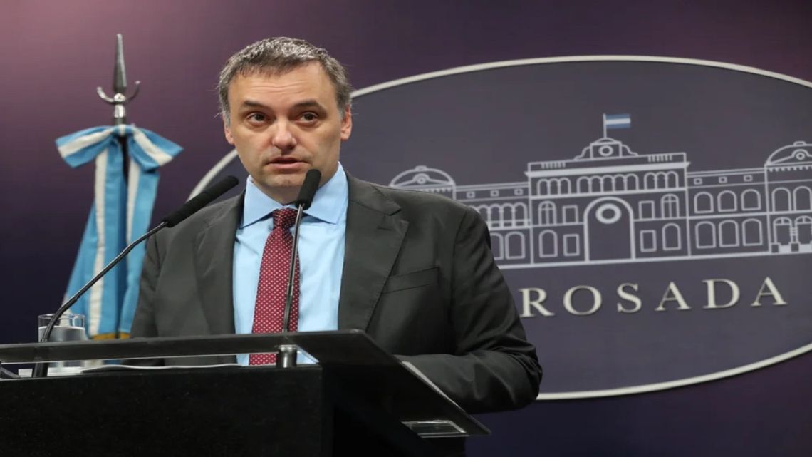 El arquitecto que hizo las refacciones en la casa del country de Adorni ...