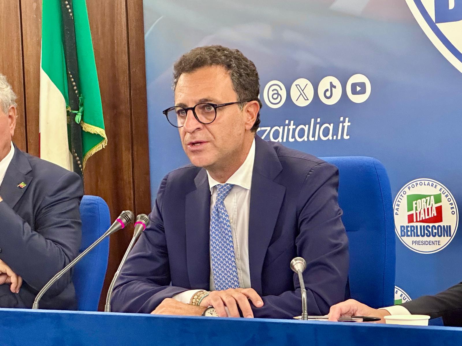 Forza Italia esce a pezzi, Roma avvia la ricostruzione