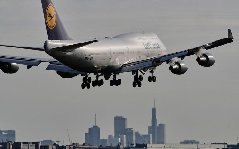 Lufthansa airline group extends cancellation of Israel flights through June
