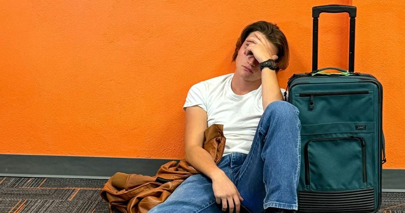 18-year-old moves out after his parents kick him out of his room to ...