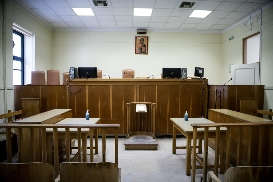 «Πόλεμος» ανακοινώσεων για την αρχειοθέτηση των τηλεφωνικών υποκλοπών ...