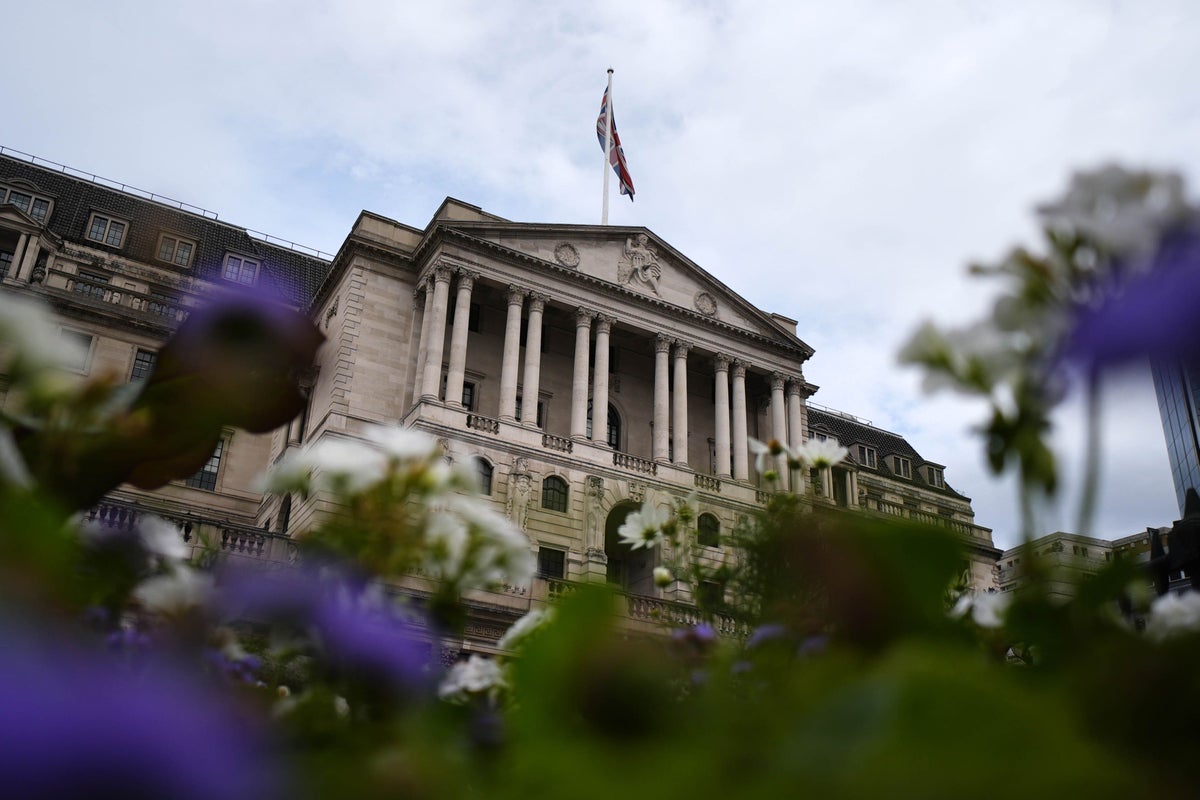 UK long-term borrowing costs reach 28-year high amid rising inflation