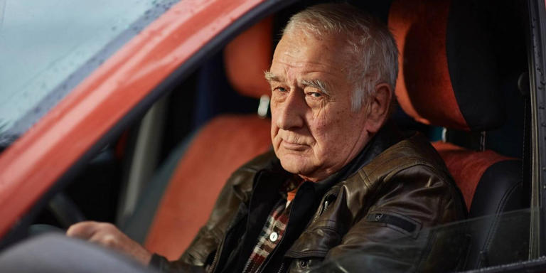 Σε ποια ηλικία πρέπει να αφήσουν το τιμόνι οι ηλικιωμένοι οδηγοί ...
