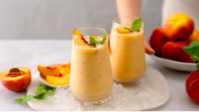 Make perfectly thick smoothies every time with an ice cube tray hack