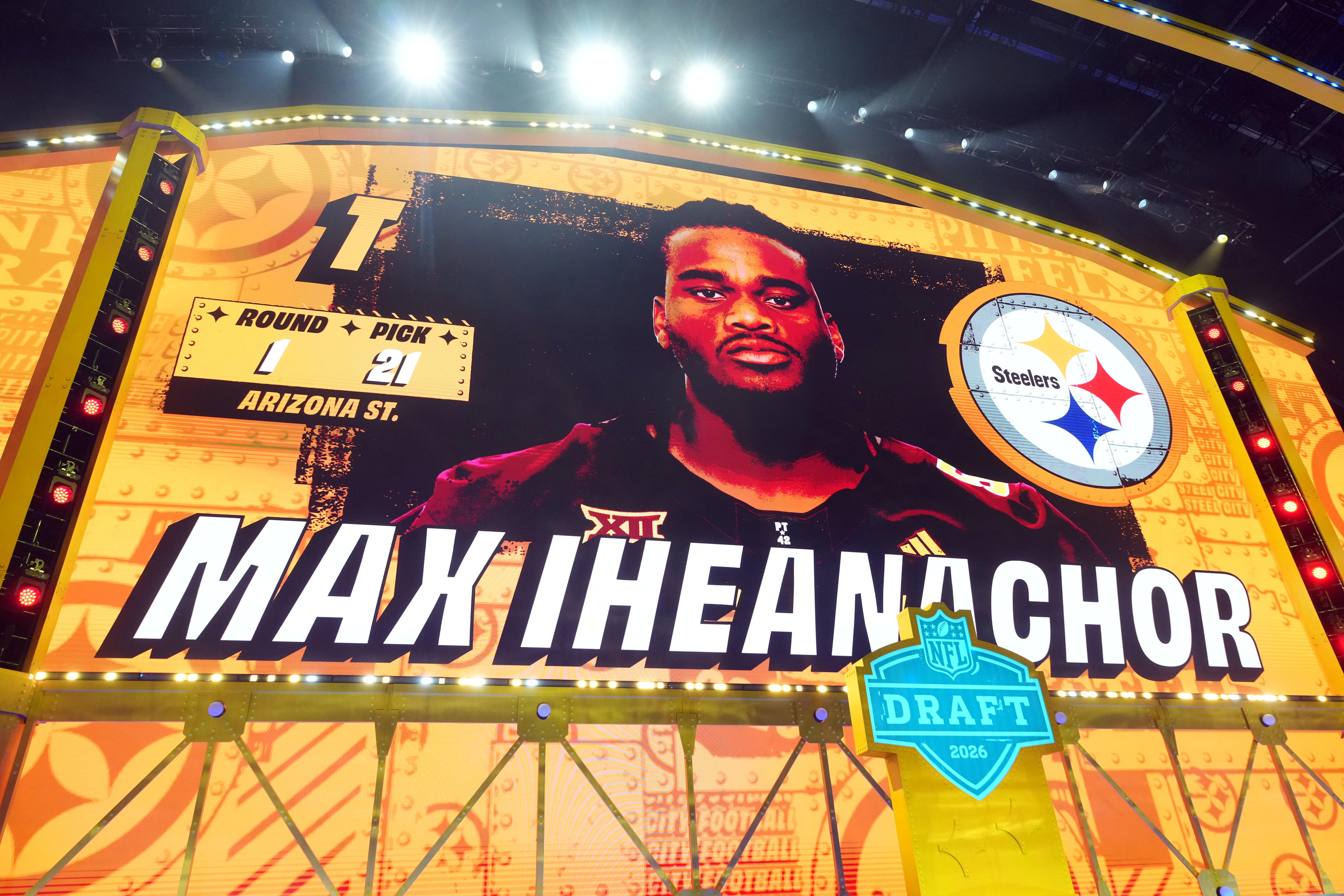 Watch: Highlights of new Steelers OT Max Iheanachor