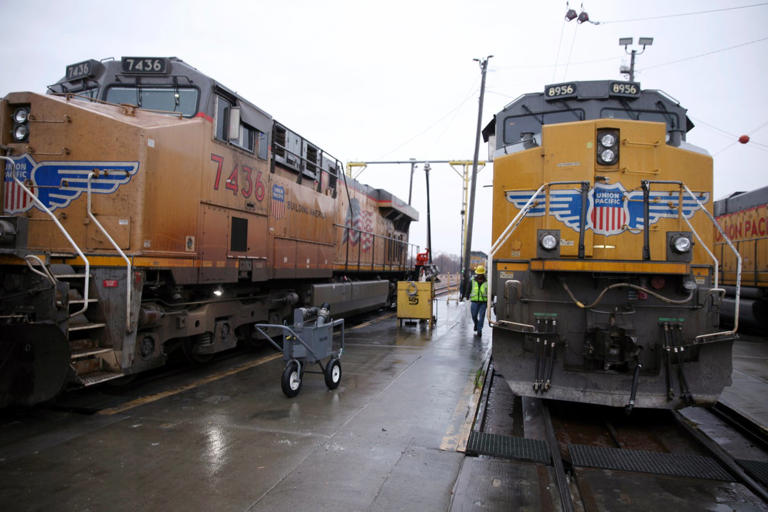 Union Pacific defiende su adquisición de Norfolk Southern por $85.000 ...