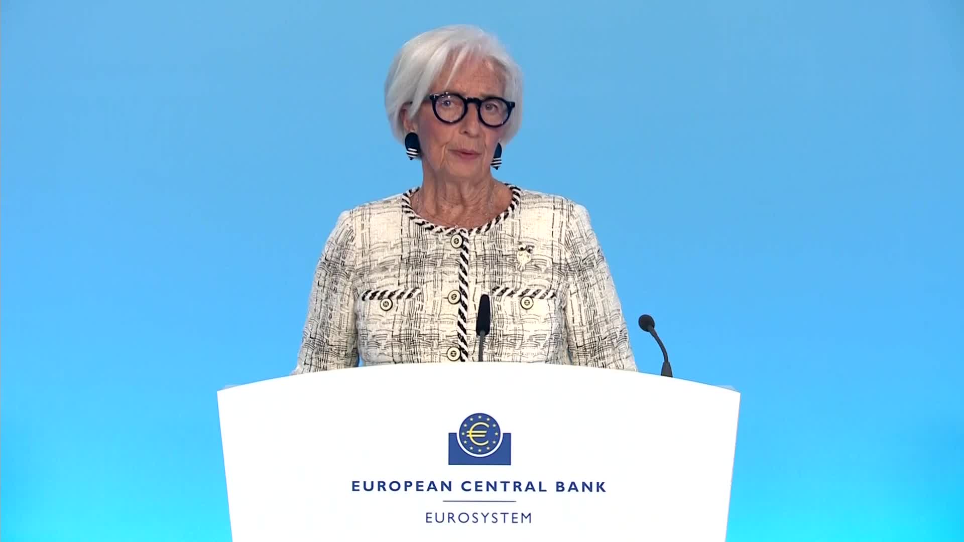 ECB's Lagarde says economic outlook 'highly uncertain'