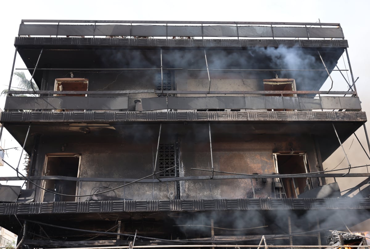 Τεράστια καταστροφή μετά τη φωτιά σε κατάστημα με ανταλλακτικά στο ...