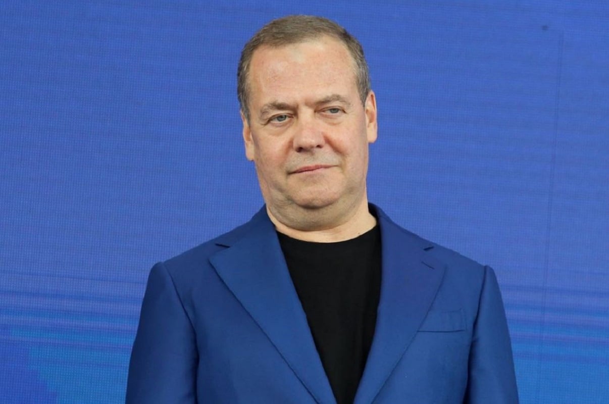 Ρωσία: Ο Μεντβέντεφ προειδοποιεί για «αναπόφευκτη» σύγκρουση με την ...