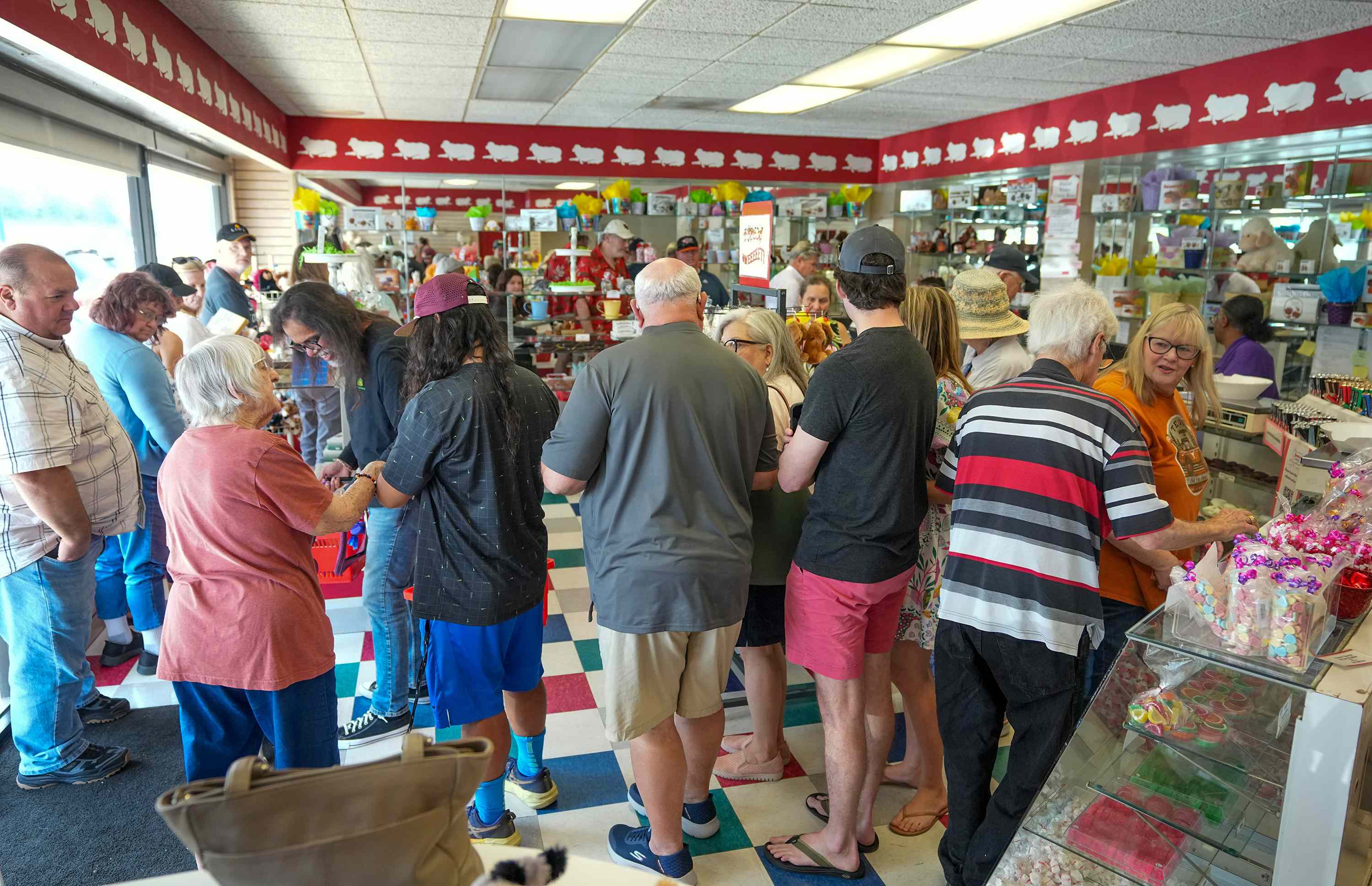 A legendary Texas candy maker is closing after 141 years