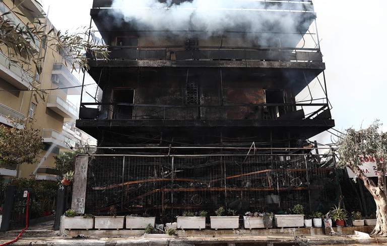 «Ακούστηκαν εκρήξεις, καλούσαμε, αλλά κανείς δεν απαντούσε»: Μαρτυρίες ...
