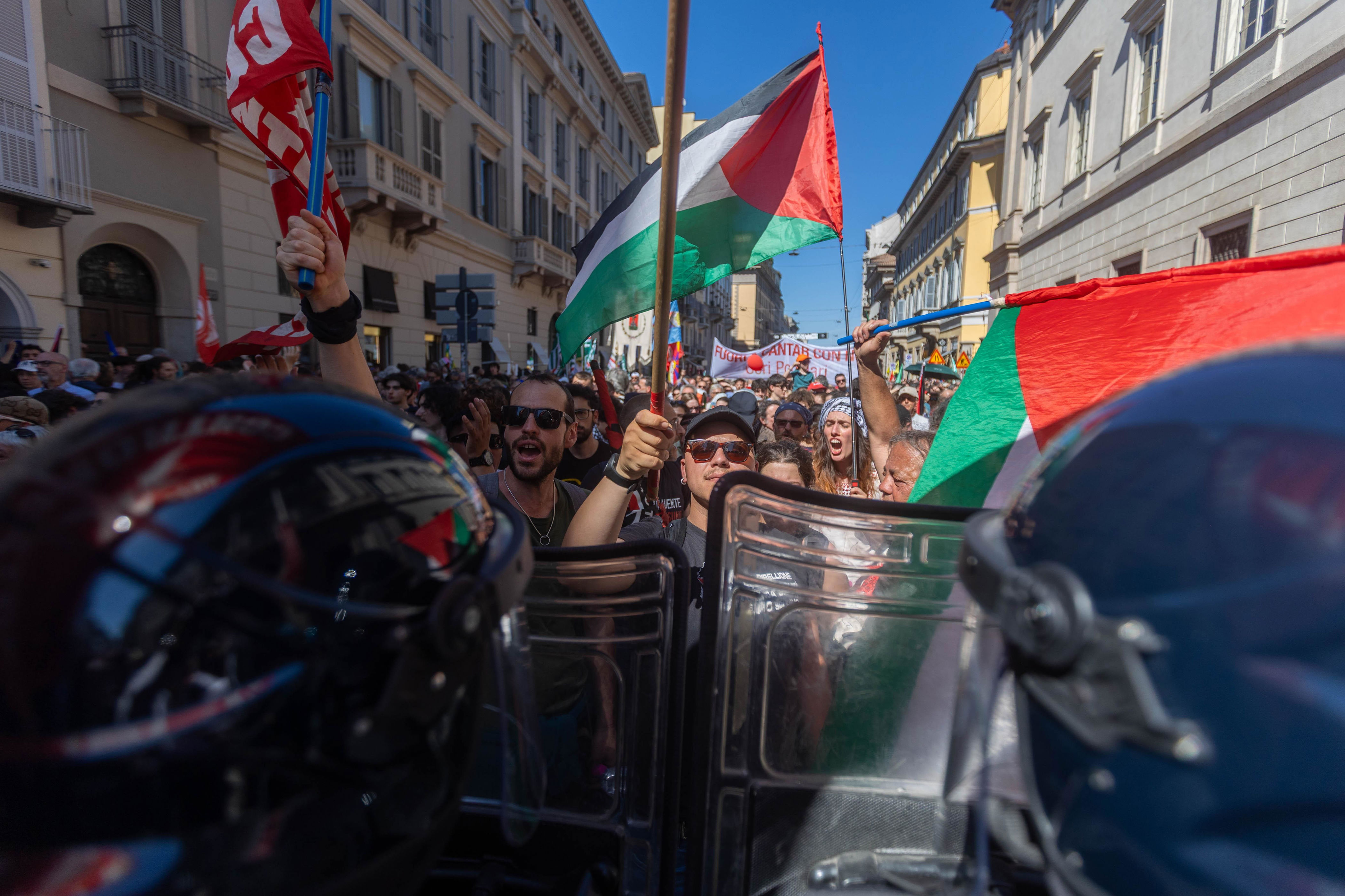 Dalla flotilla alle piazze, la tensione rossa che scuote la società