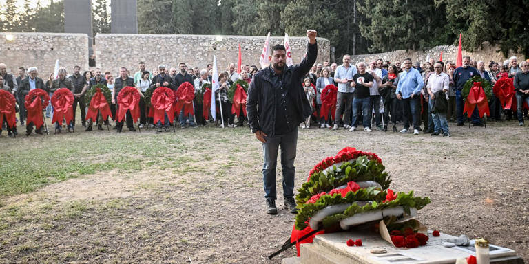 Σκοπευτήριο Καισαριανής: Συγκινητική πορεία και κατάθεση στεφάνων για ...