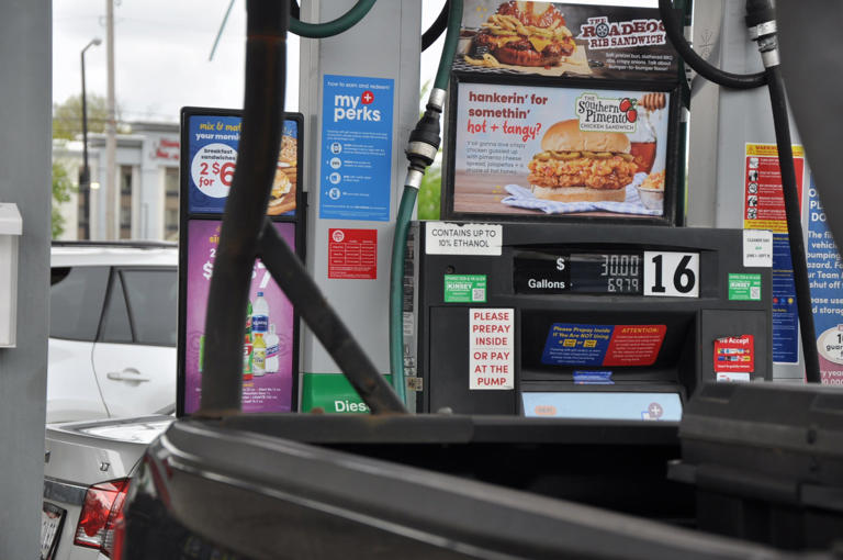 'It's going to get to $6 before June.' Drivers react to gas prices
