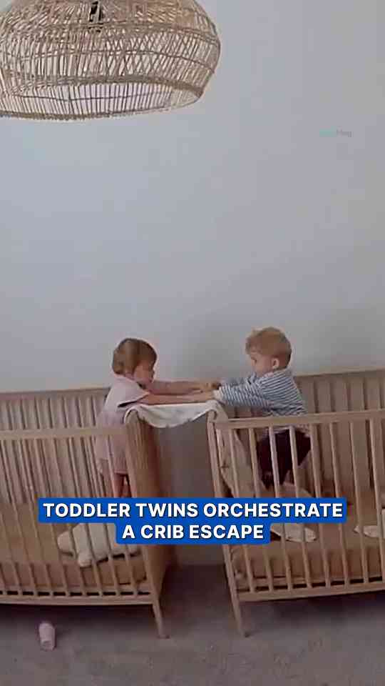 Toddler twins team up for crib escape attempt