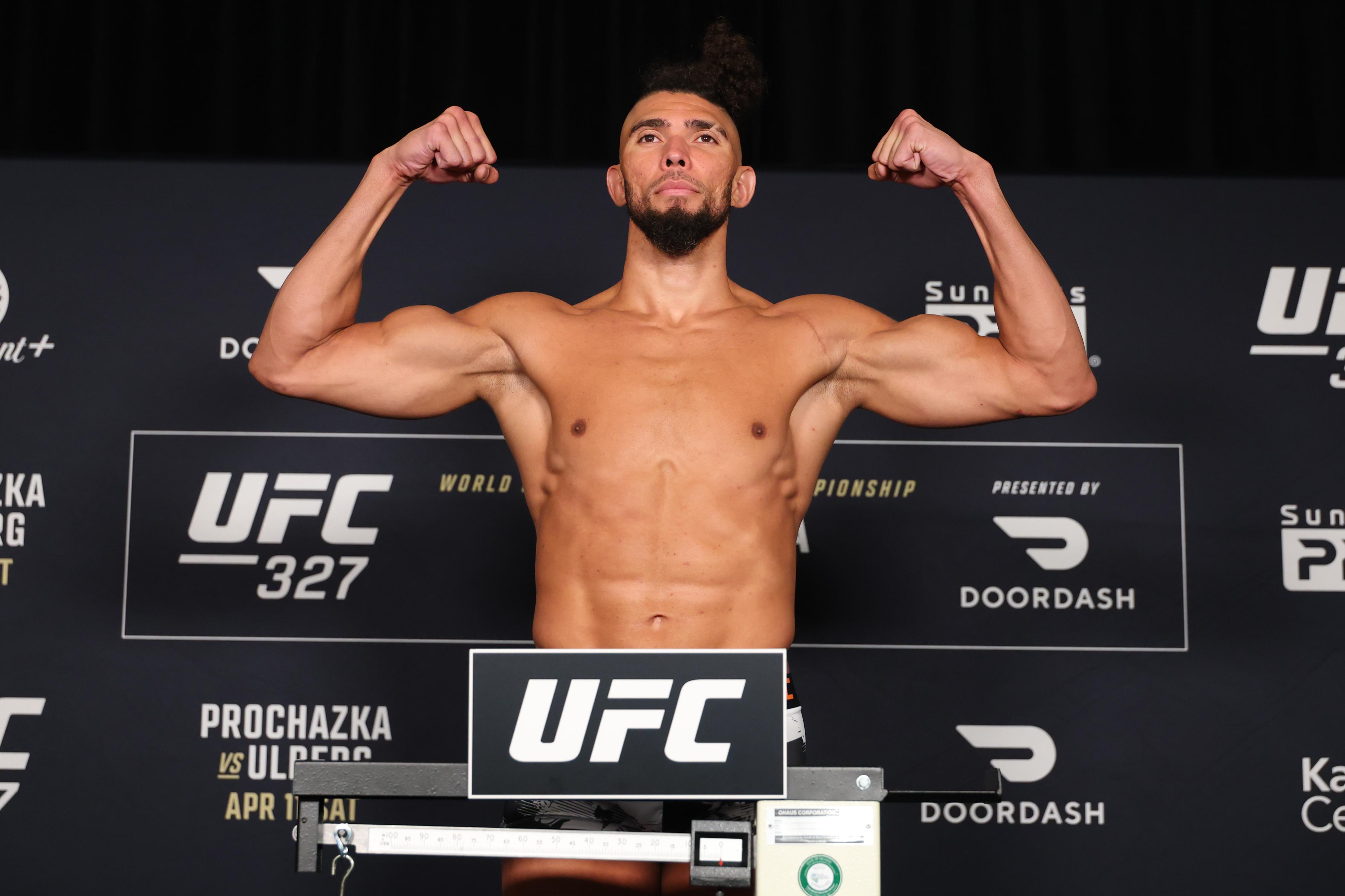 Johnny Walker moves to heavyweight, set to collide with Ante Delija at ...