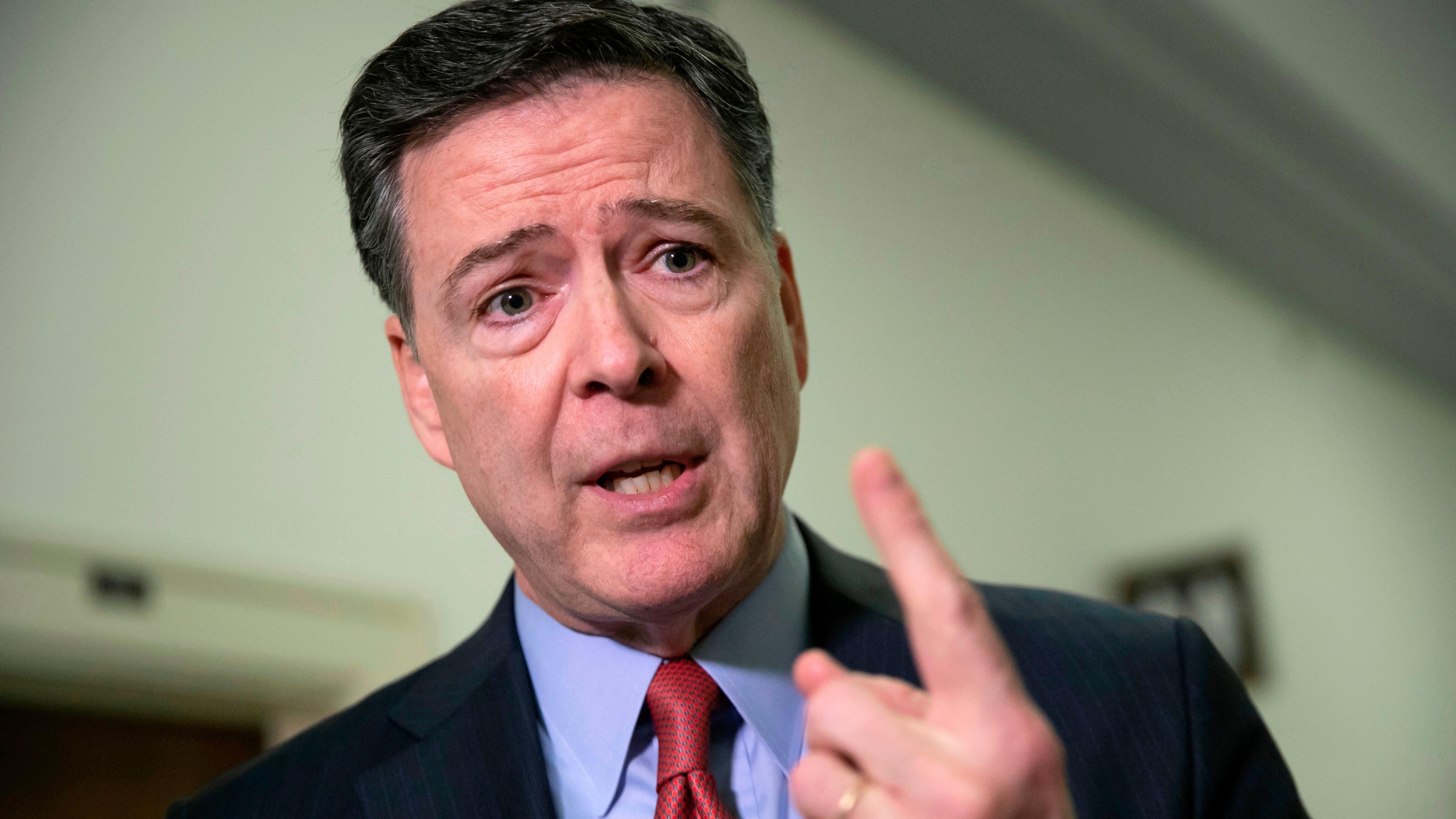 Comey seashells photo trial set for October in New Bern