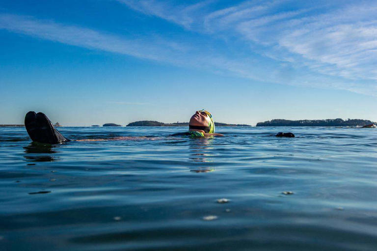 Cold plunges spike dopamine up to 500x and rewire your brain - here's ...