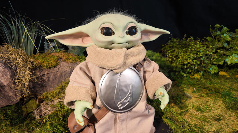 We meet ultimate Grogu: The $600 lifelike Star Wars Baby Yoda toy that ...