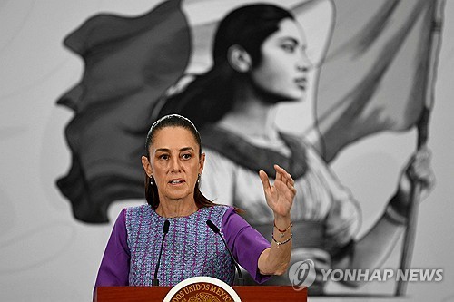 셰인바움 "美 멕시코 관리 기소…증거 없으면 정치적 의도"