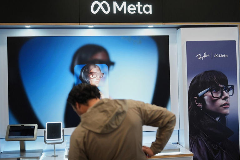 Meta: Καταγγέλλεται πως απέλυσε πάνω από 1.000 εργαζόμενους που είδαν ...