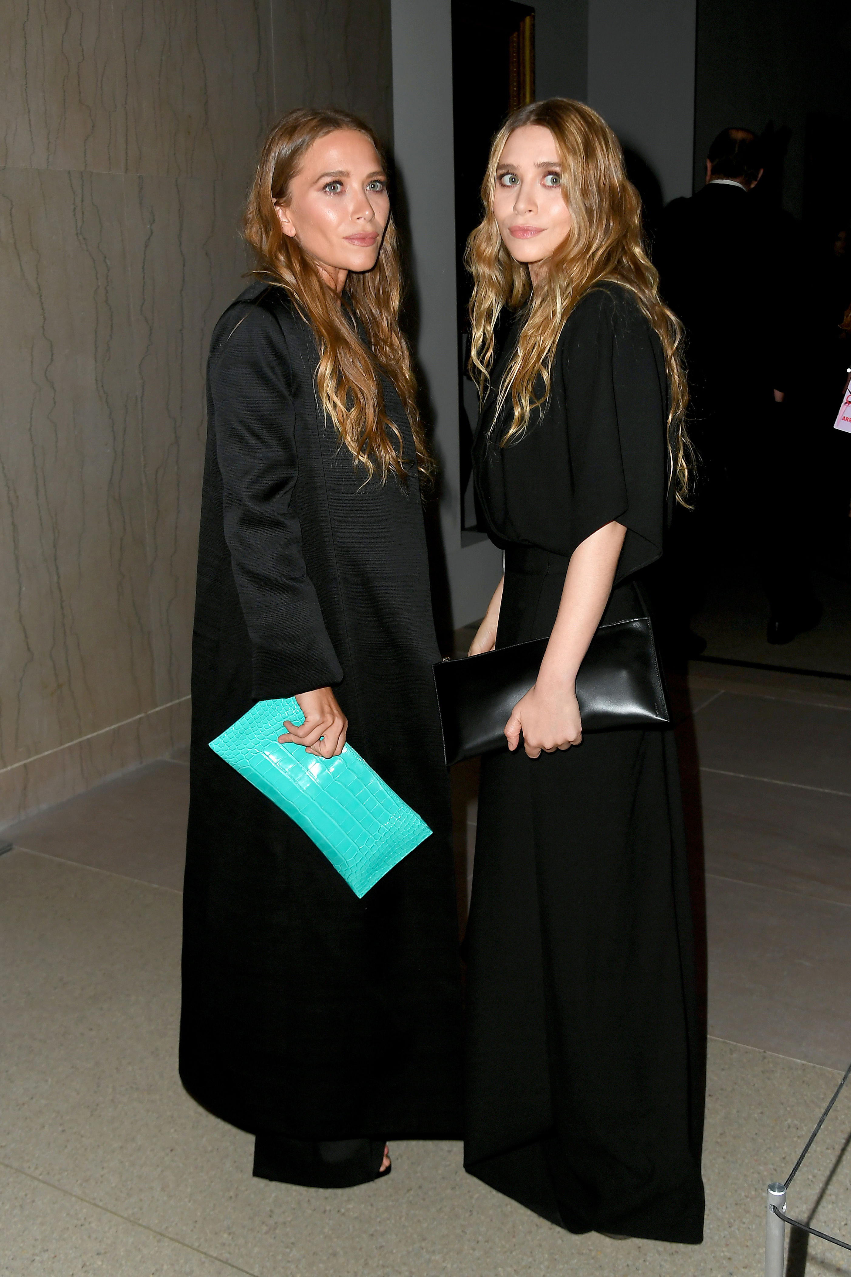 Mary-Kate and Ashley Olsen make rare public outing in matching looks ...