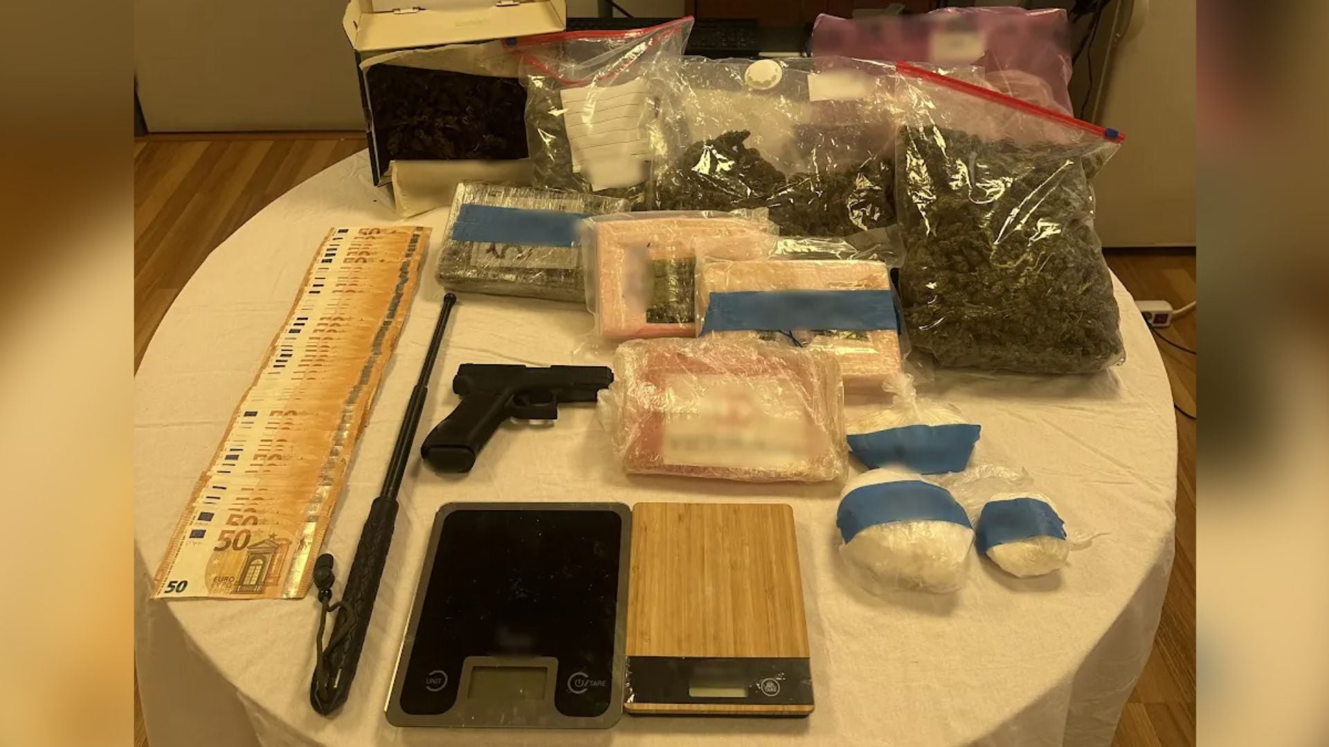 Εξάρθρωση πολυμελούς κυκλώματος ναρκωτικών και όπλων