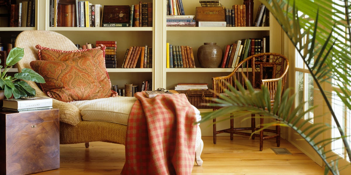 12 'tacky' items that people over 50 should never have in their homes ...