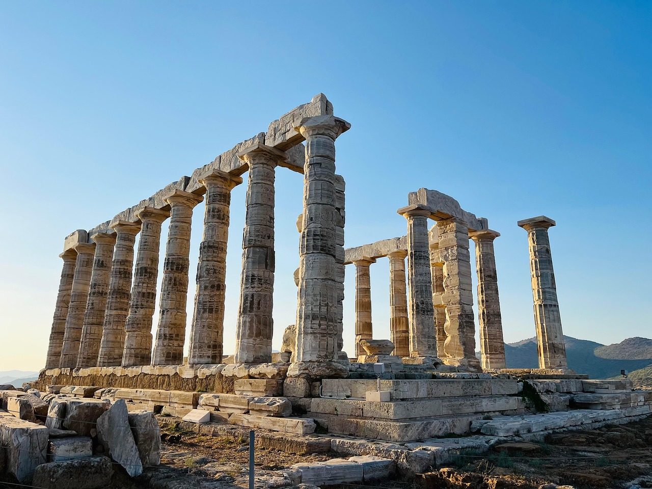 Σε 2 ώρες από την Αθήνα: 7 κρυφά μέρη που αλλάζουν τη διάθεση