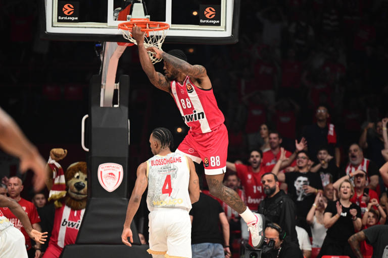 O Ολυμπιακός «εξαφάνισε» τη Μονακό (94-64)