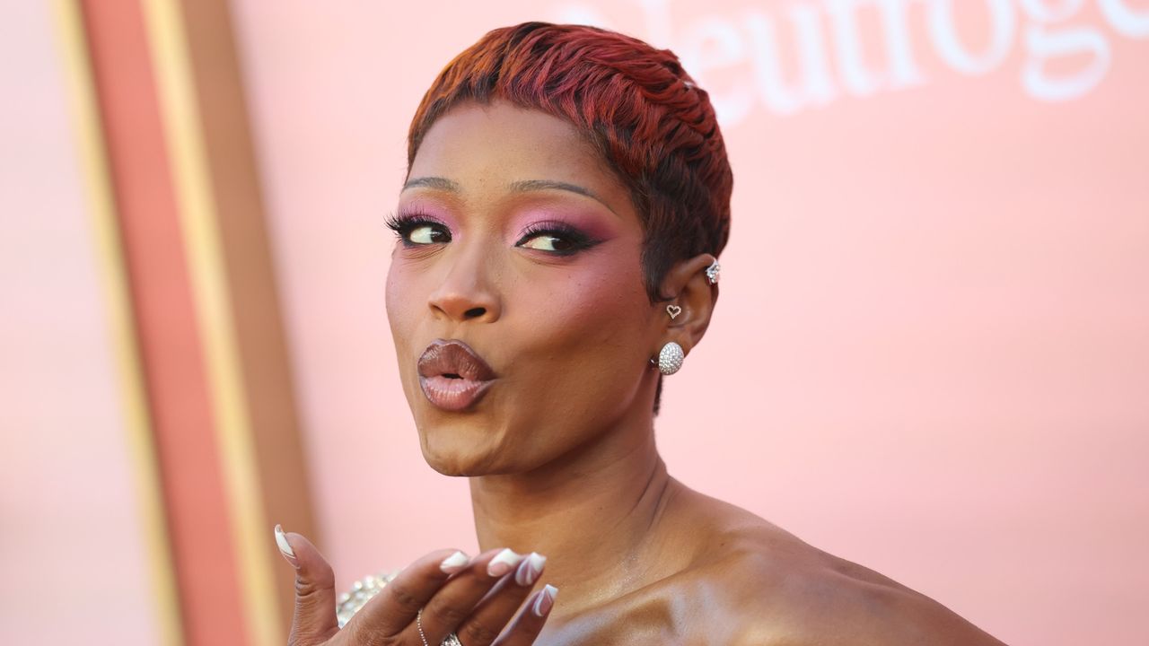 If you see me wearing pink eyeshadow all summer, it's Keke Palmer's fault