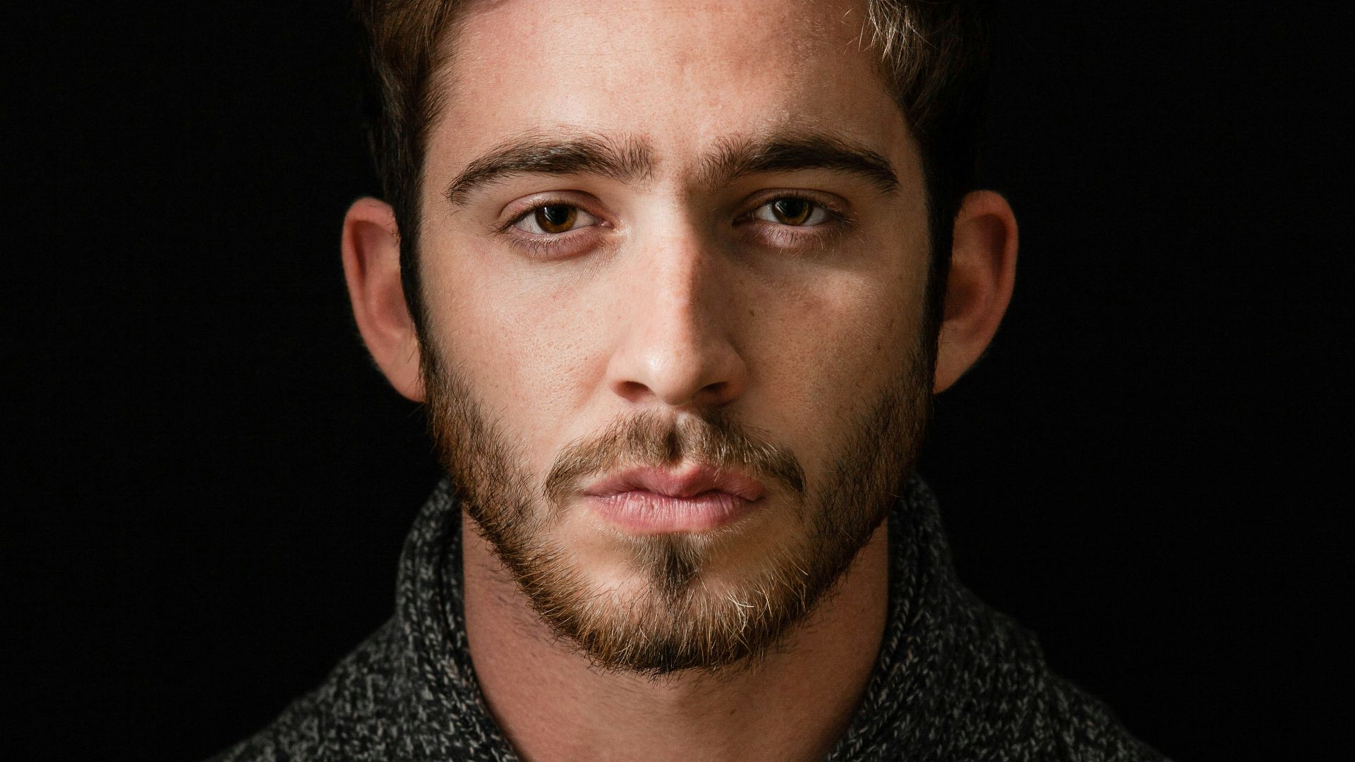 20 Nombres Masculinos Que Hacen a un Hombre Sonar Atractivo por Defecto