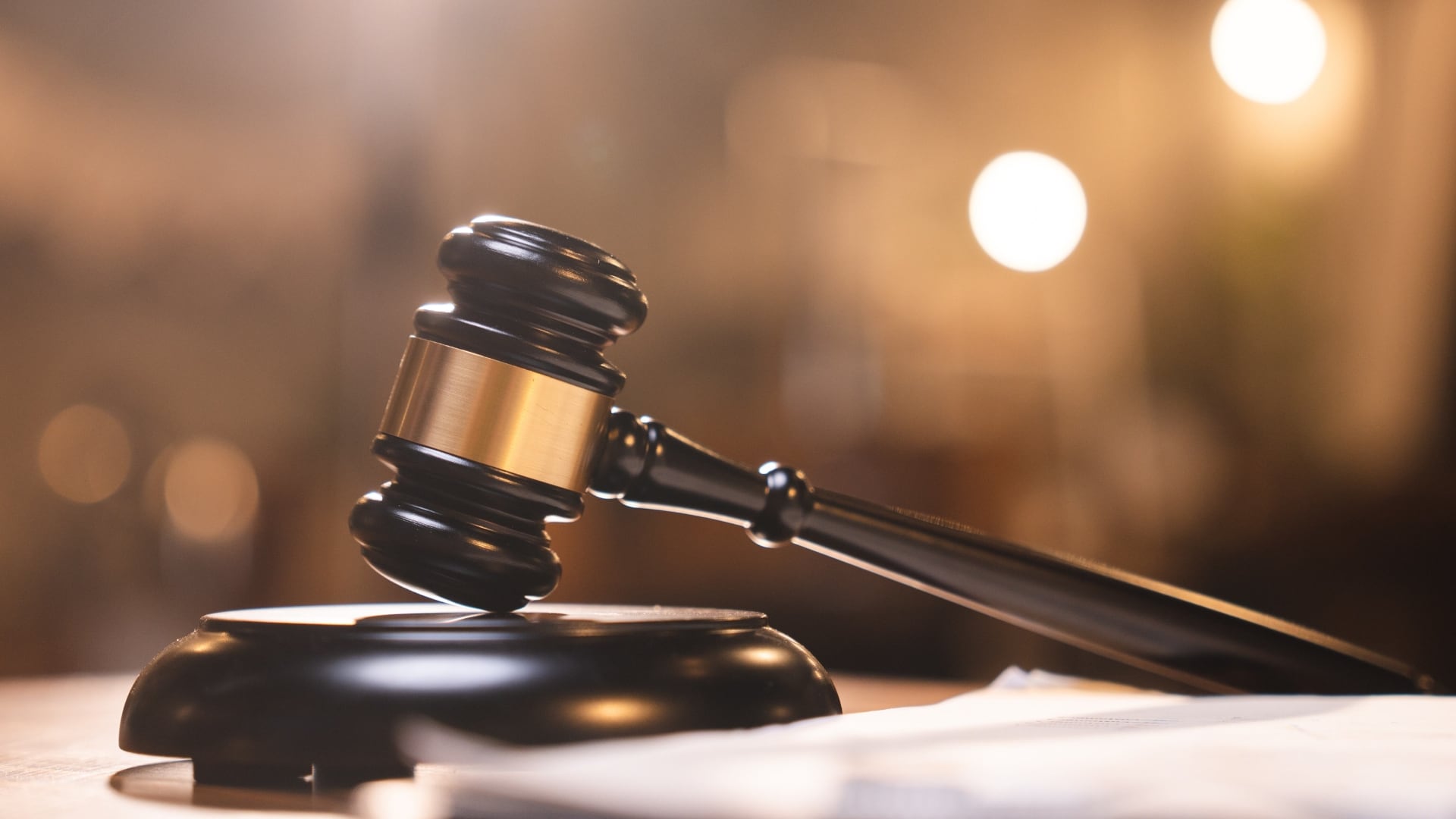 Metro Atlanta man runs from courthouse mid-trial