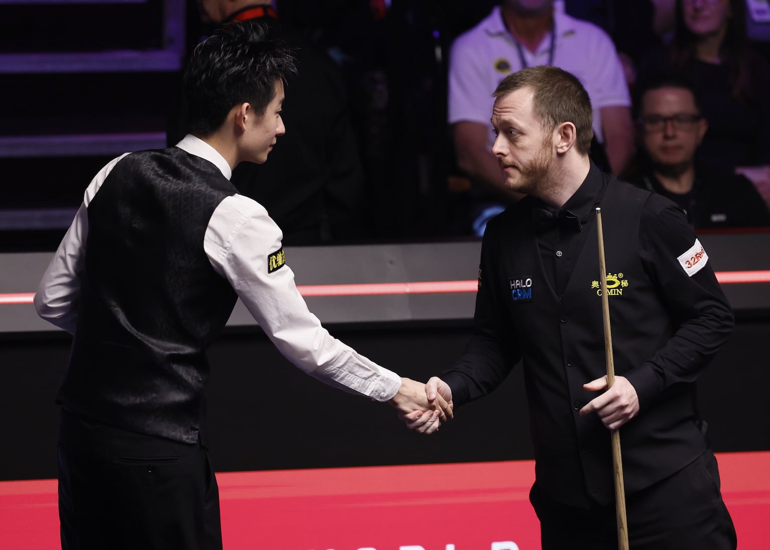 Mark Allen trails Wu Yize 6-2 after first session of world semi-final