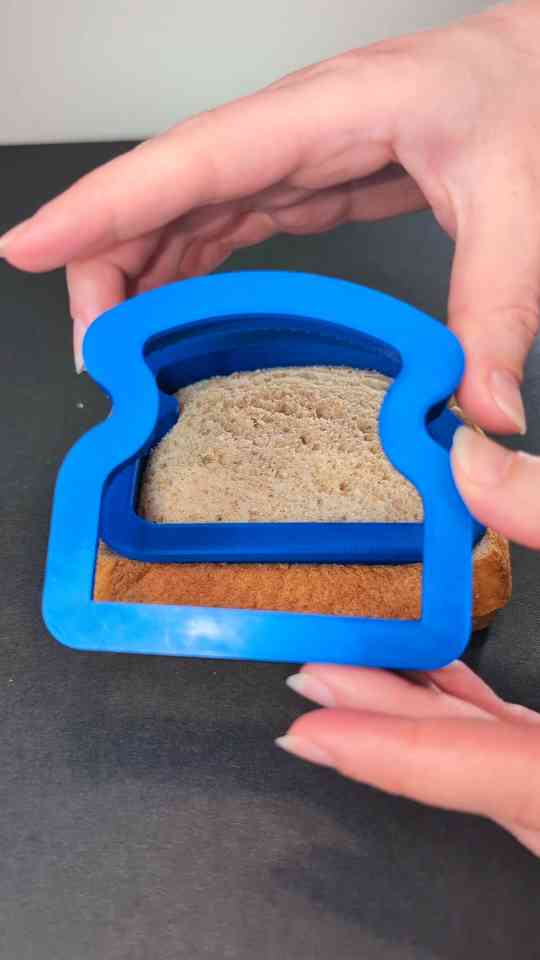 The most popular 3D printed Uncrustables maker | ZeldaCreates on YouTube