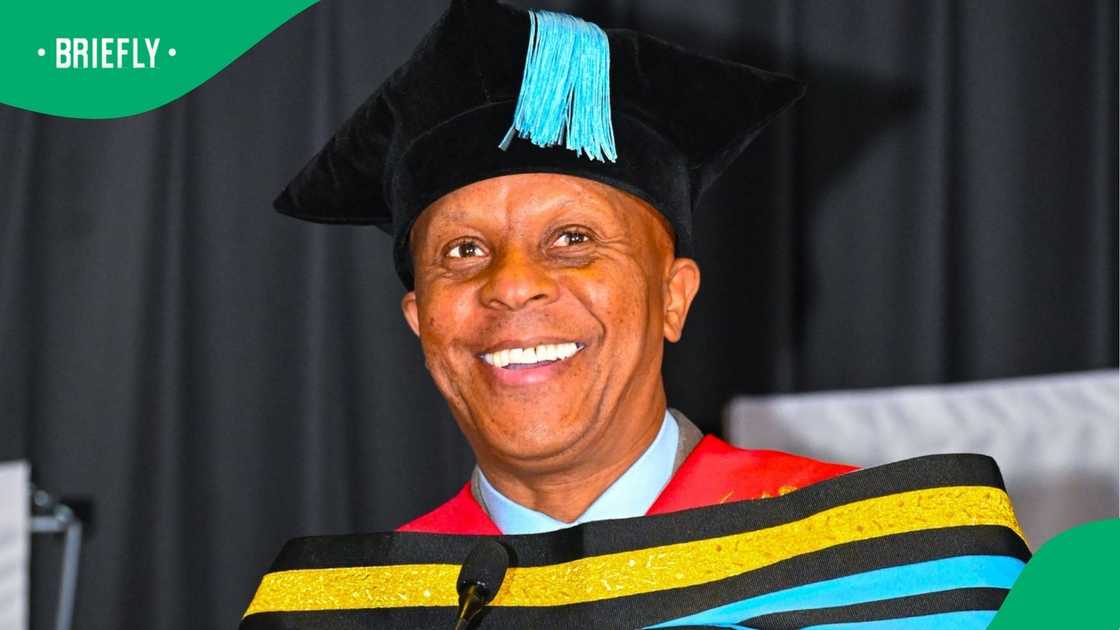 Peter Ndlovu pays tribute to Doctor Khumalo after TUT honours Bafana ...