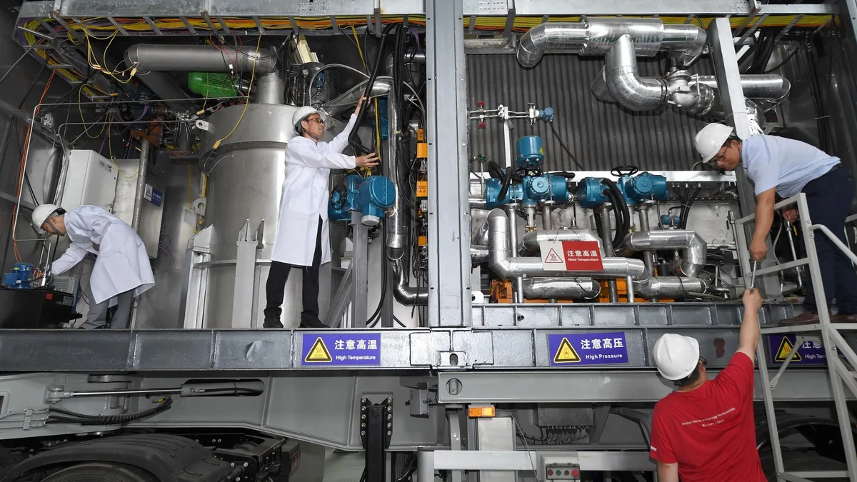China prueba un reactor nuclear portátil de 10 MW montado en un camión
