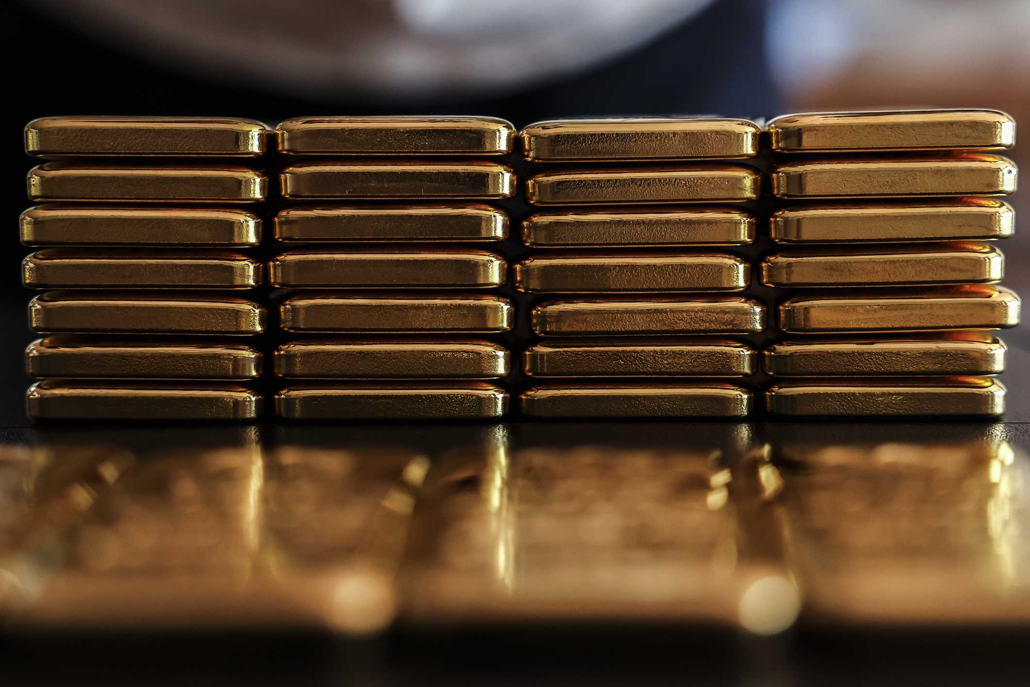 A woman lost nearly $100k in a gold bar scam. Here's what happened