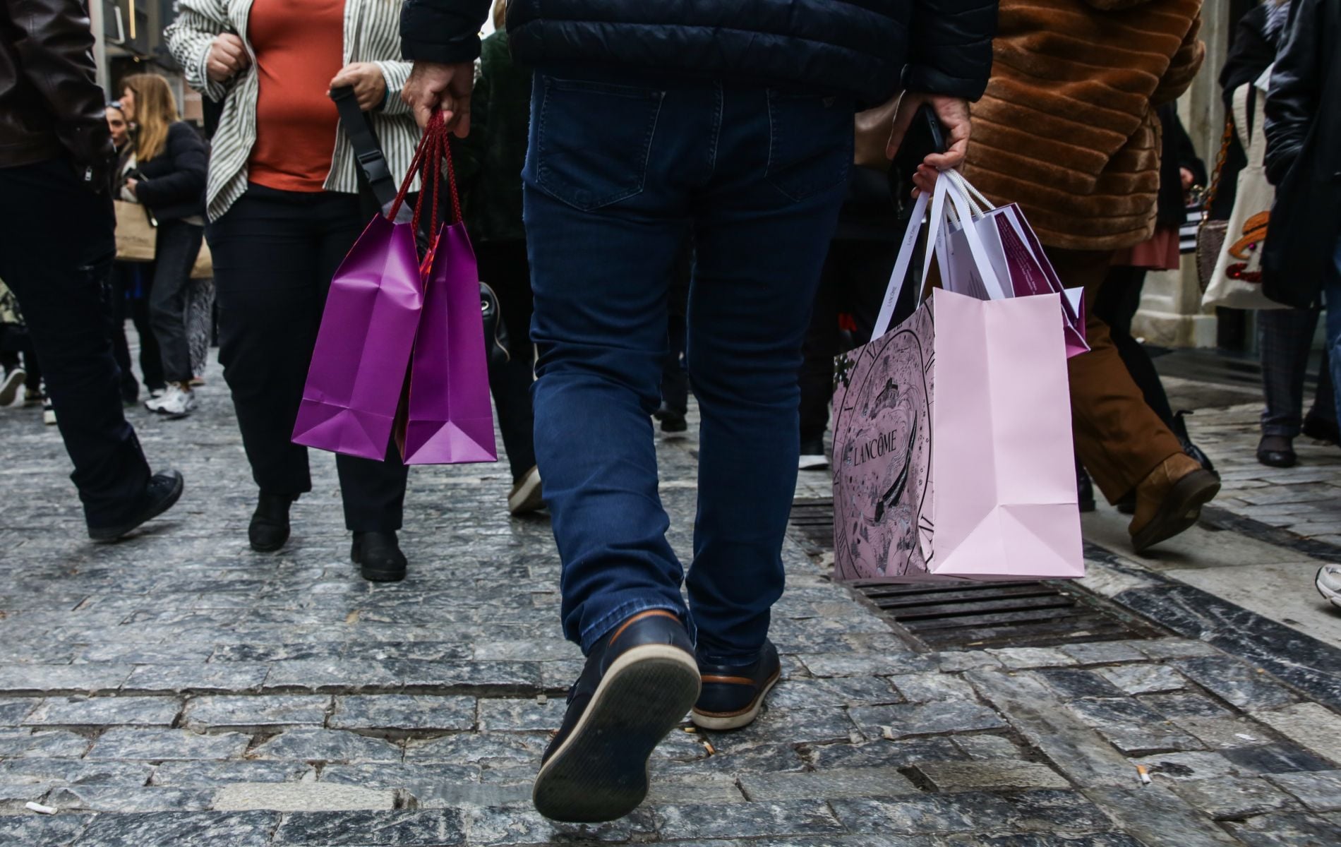 Αύξηση 4,6% ο όγκος των πωλήσεων στο λιανικό εμπόριο τον Φεβρουάριο