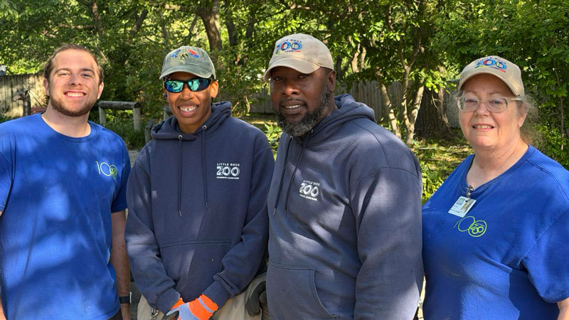 Little Rock Zoo team helps Missouri zoo with hailstorm damage after emu ...