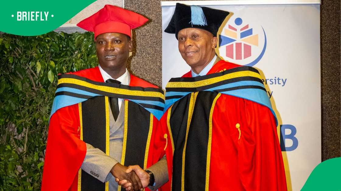 Peter Ndlovu pays tribute to Doctor Khumalo after TUT honours Bafana ...