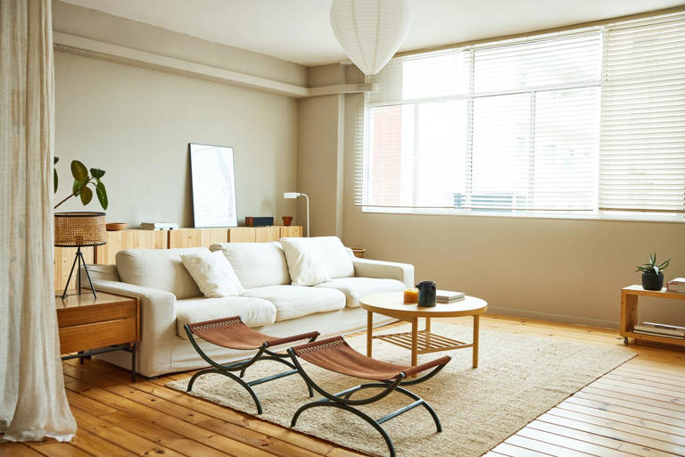 12 'tacky' items that people over 50 should never have in their homes ...