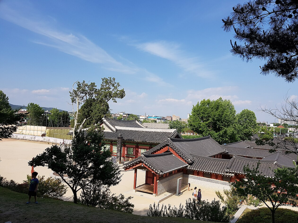 13 South Korea spring getaways with history, markets, and easy walks