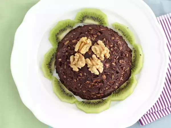 Banana and cocoa bowl cake - video recipe!