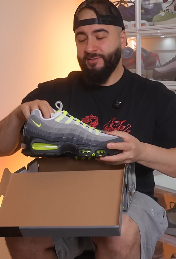 Exploring Nike Air Max 95 OG Neon Big Bubble